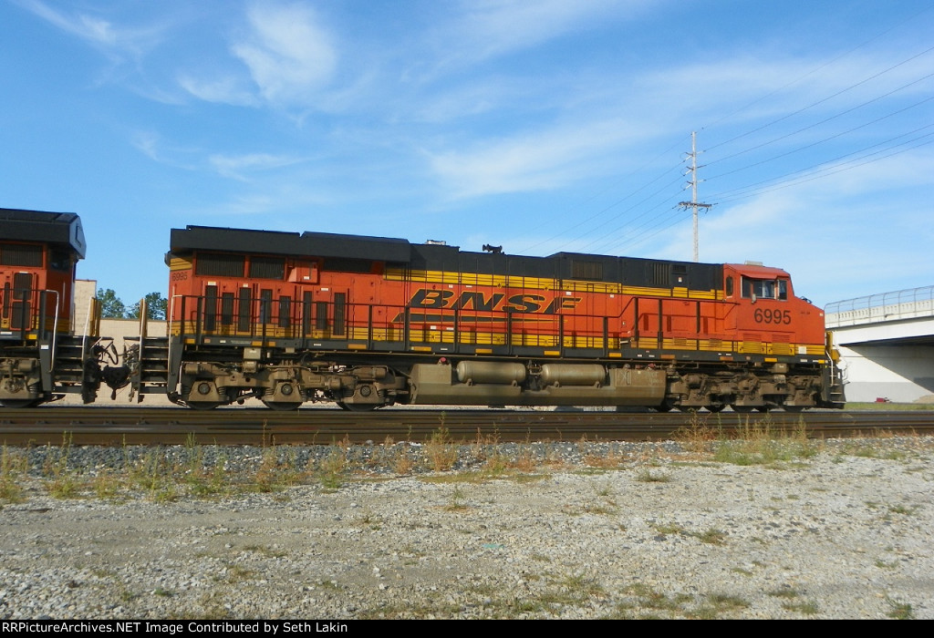 BNSF 6995